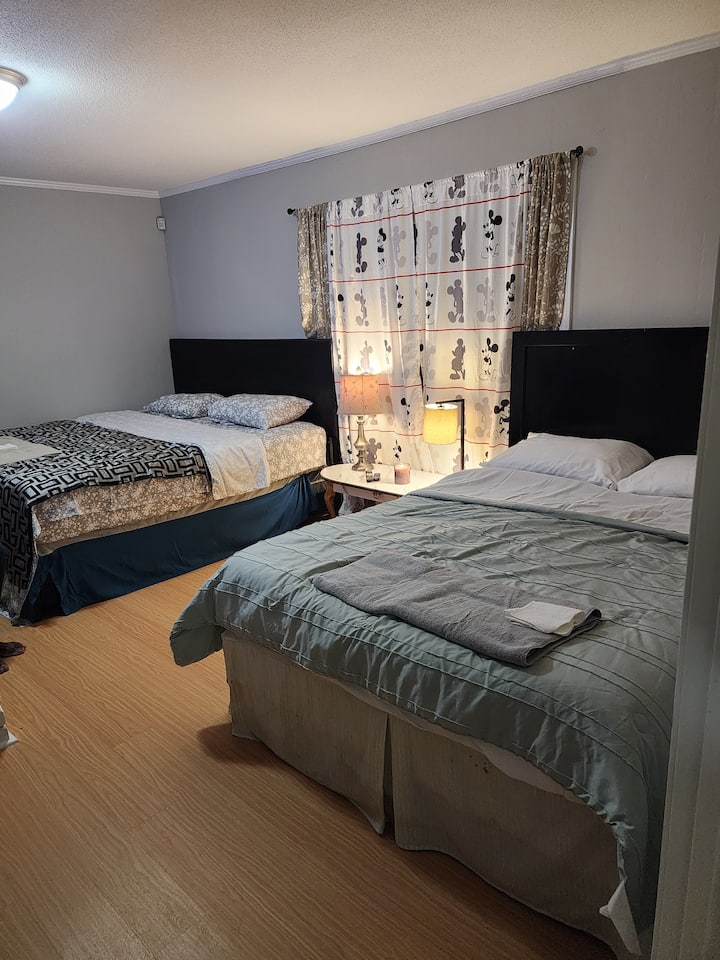 Spacious, Comfortable Room Off The Highway. - Columbia, SC