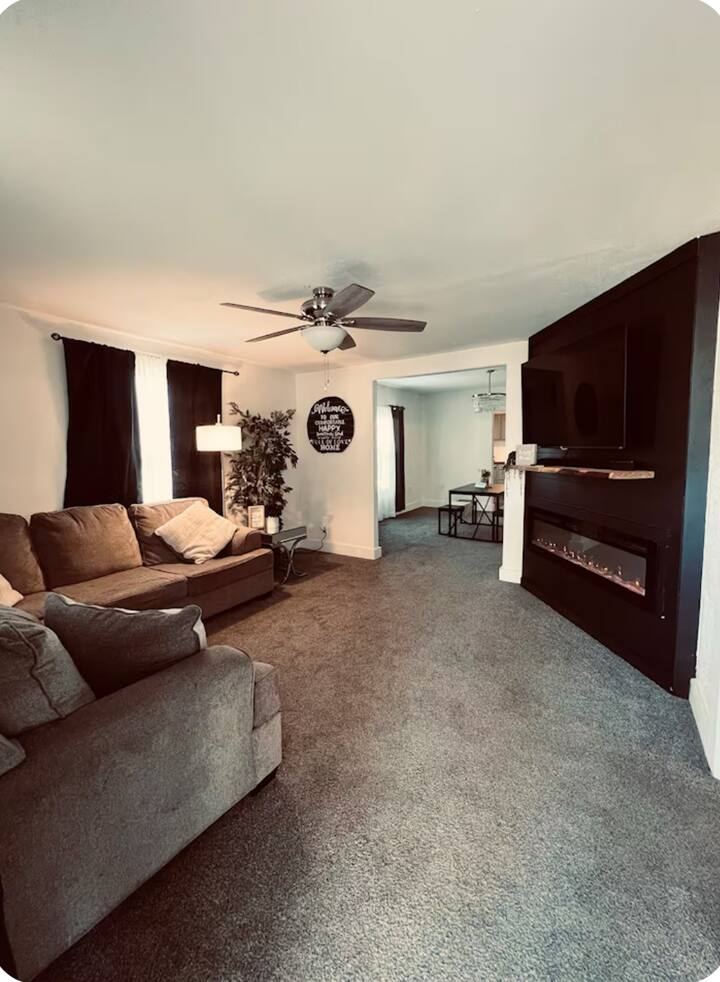 Three Bedroom House In Quiet Neighborhood - Elk City State Park, Independence
