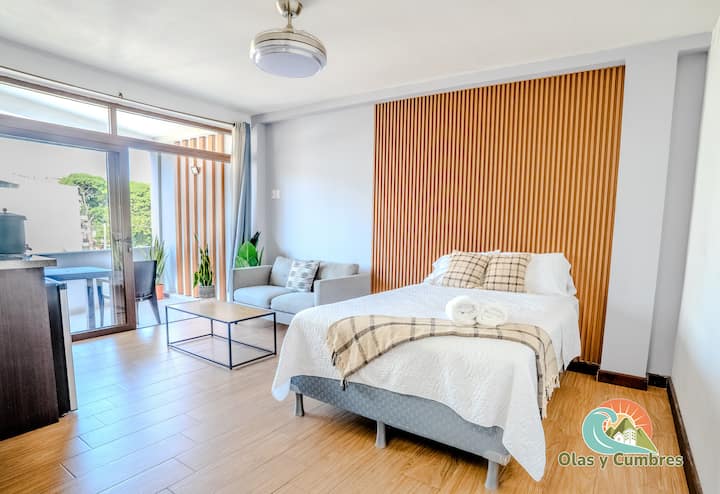 4a/estudio Privado En Okland Zona 10 - Guatemala City