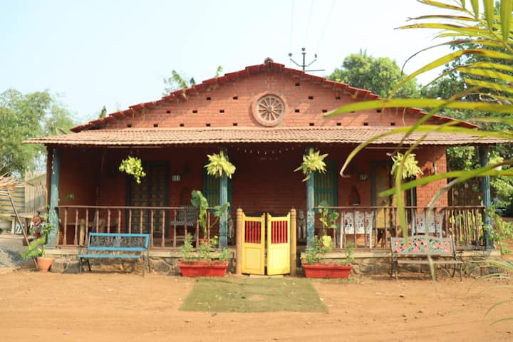 Banana Room-roots Rustic Homestay|pool |Art Studio - Matheran