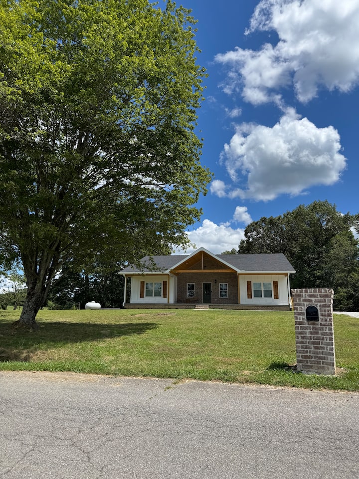 Peaceful Pastures - Quiet 3br Country Retreat - Tennessee