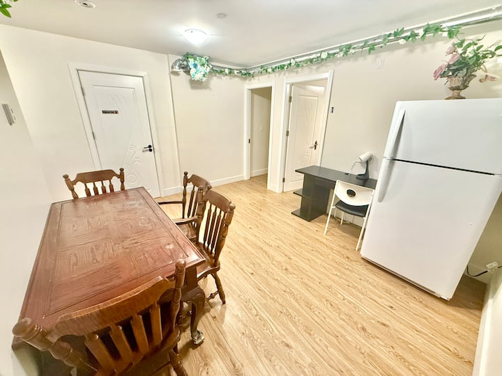 Private Guest Suite, Two Parking Spaces - Cypress Mountain, BC