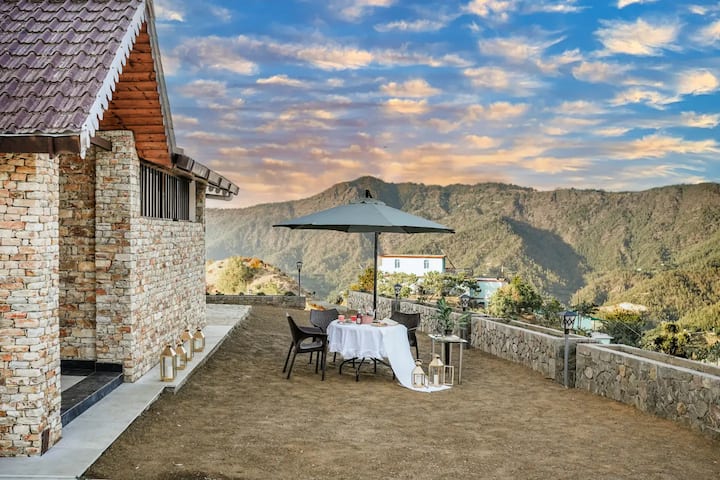 Ridgeview Manor | 180° Himalayan Views, 3br Villa - Mukteshwar