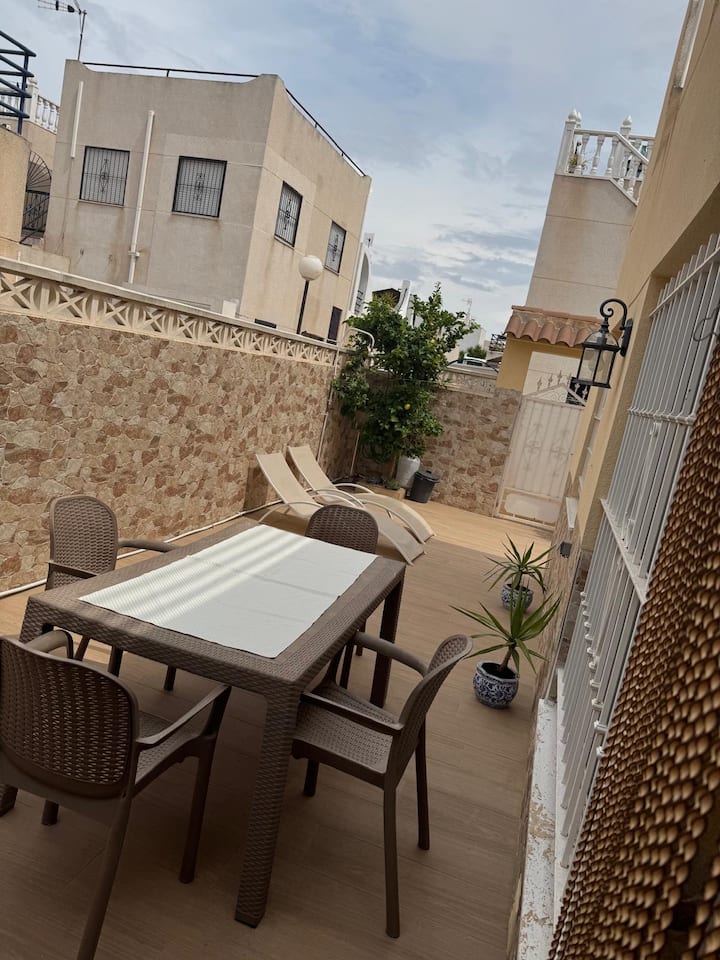 Villa Agréable Avec Terrasse Et Piscine - Torrevieja