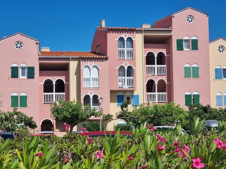 Appt. Lumineux Avec Vue, Piscine
5 Mins Plage - Le Barcarès