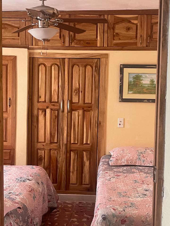 Acceso A Playas, Confort, Seguro - Cuba
