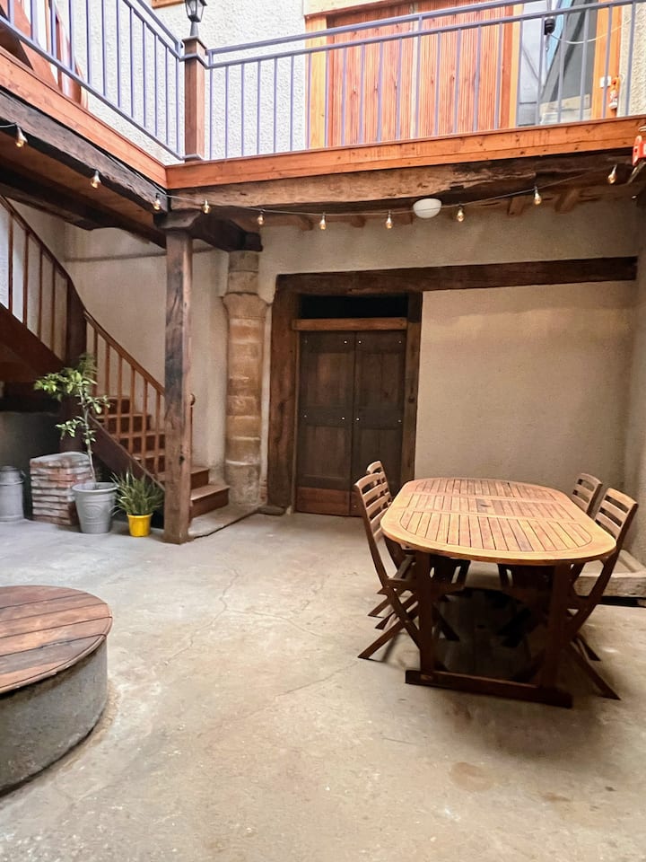 Grand Appartement Avec Patio, Au Cœur De Réalmont - Tarn