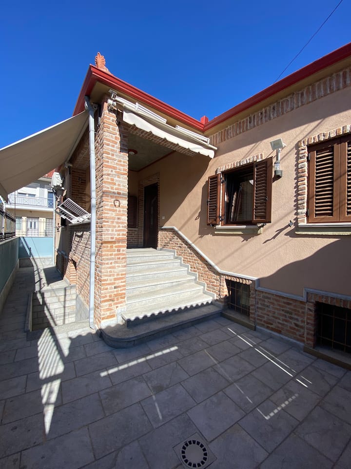 Villa Luarasi - Albania