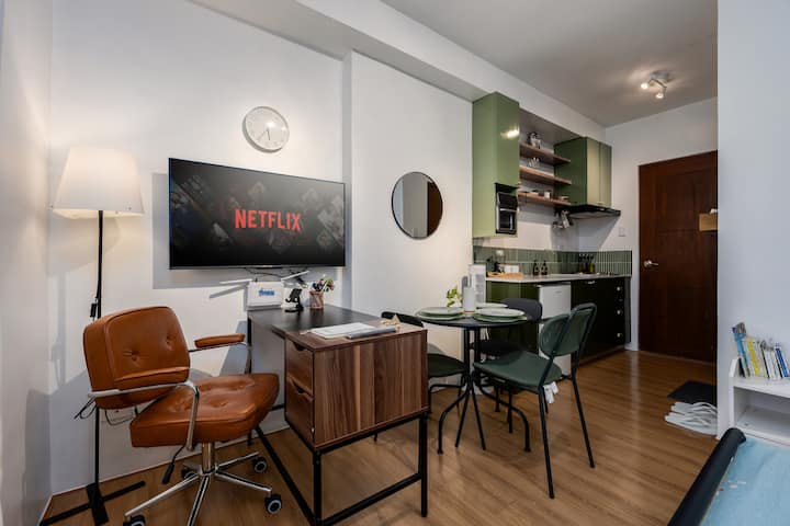 Stylish Escape W/ Workspace Close To It Park - Cebu