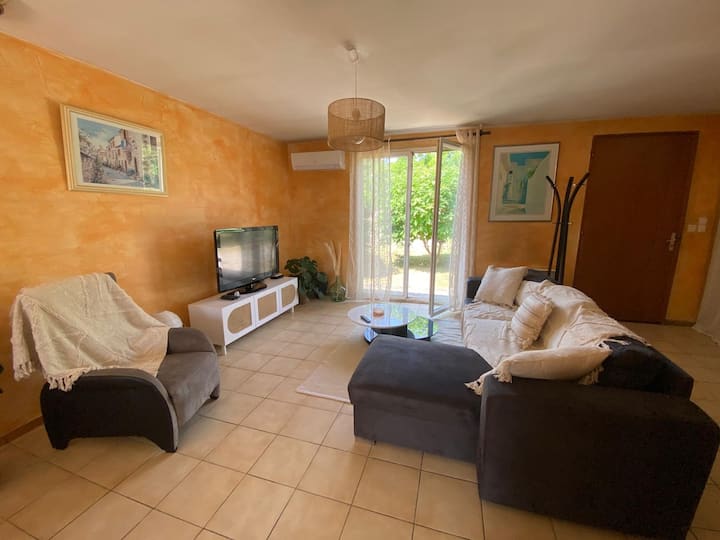 Chez Moune - Villa Paisible Avec Jardin - Var
