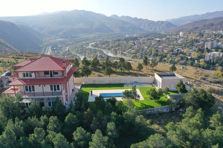 Luxury Isolated Villa In Tbilisi - Tbilisi