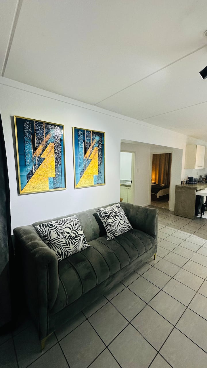 Gorgeous Apartment - Chartwell