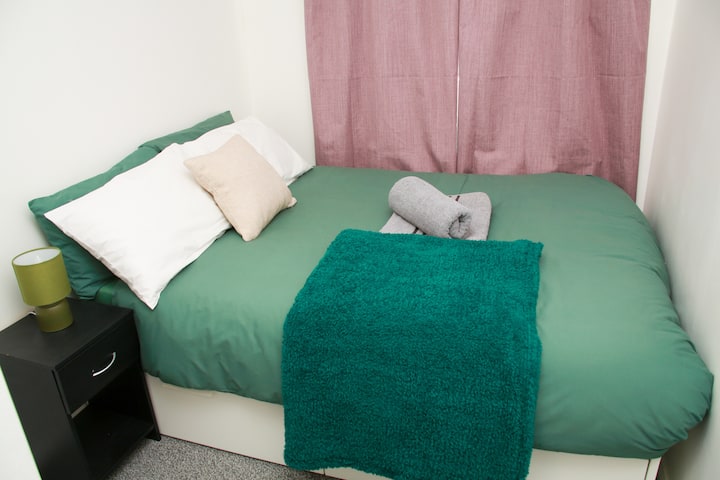 Eee Homes Wolverhampton, Free Wifi, Street Parking - Wolverhampton