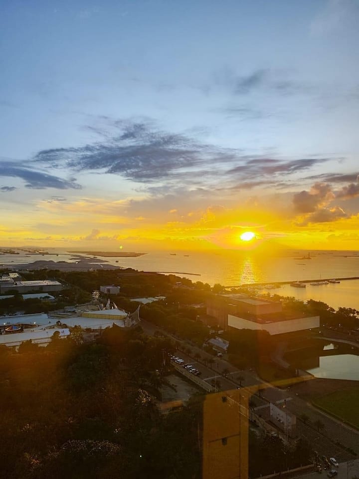 Panoramic View Of Manilabay Parking, Pool - Manila