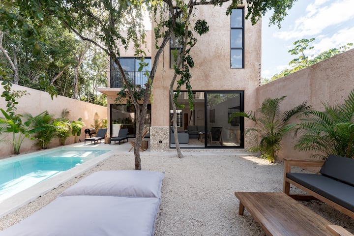 4br Luxury Retreat /Private Pool /Walk To Hotspots - Tulum