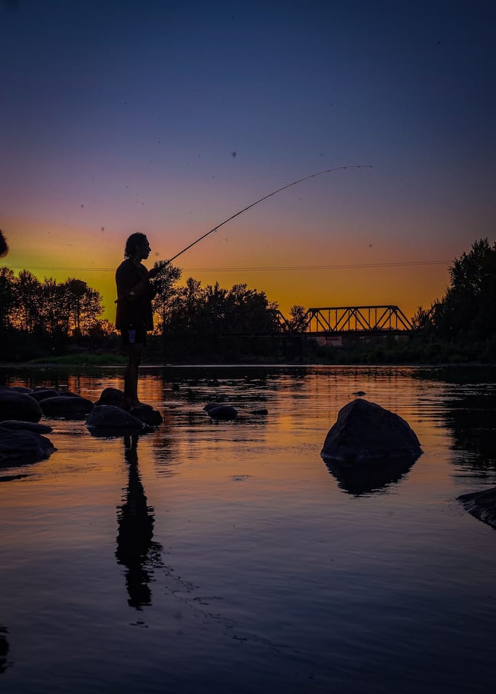 Sandy River Retreat - Troutdale, OR