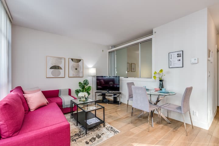 Downtown Suite 1 Br & Den & Free Parking - Vancouver