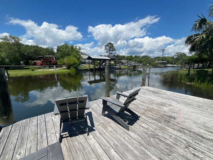 On The Water! 
7 Minutes To The Beach! - Fort Walton Beach, FL