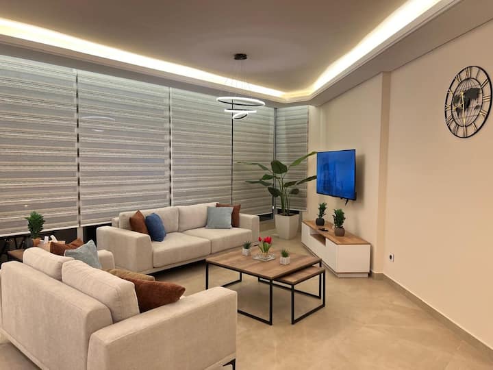 Hamra Luxurious Apt. (24/7) 4 Ac (7 Guests) - Beiroet