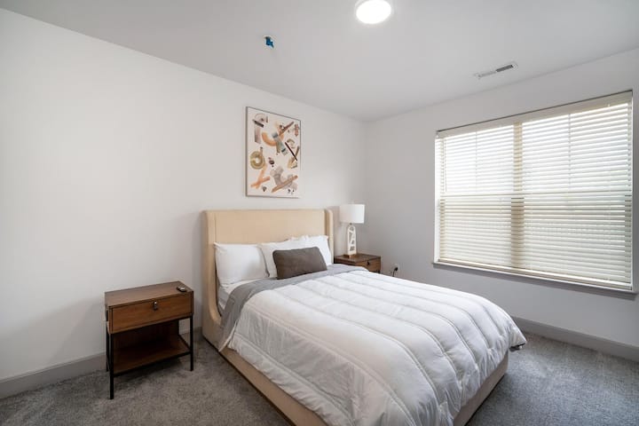 Landing | Stunning 2bd, Gym, Clubhouse - Ludlow, KY