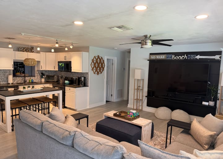 Beach Oasis With Game Room, Gym, Pool And Spa - Deerfield Beach, FL