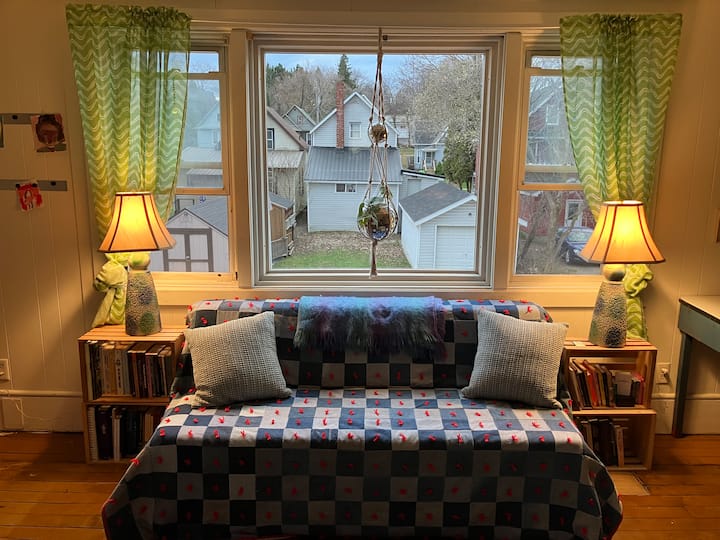Dreamy Artist’s Den Full Of Soul - Sault Ste. Marie, MI