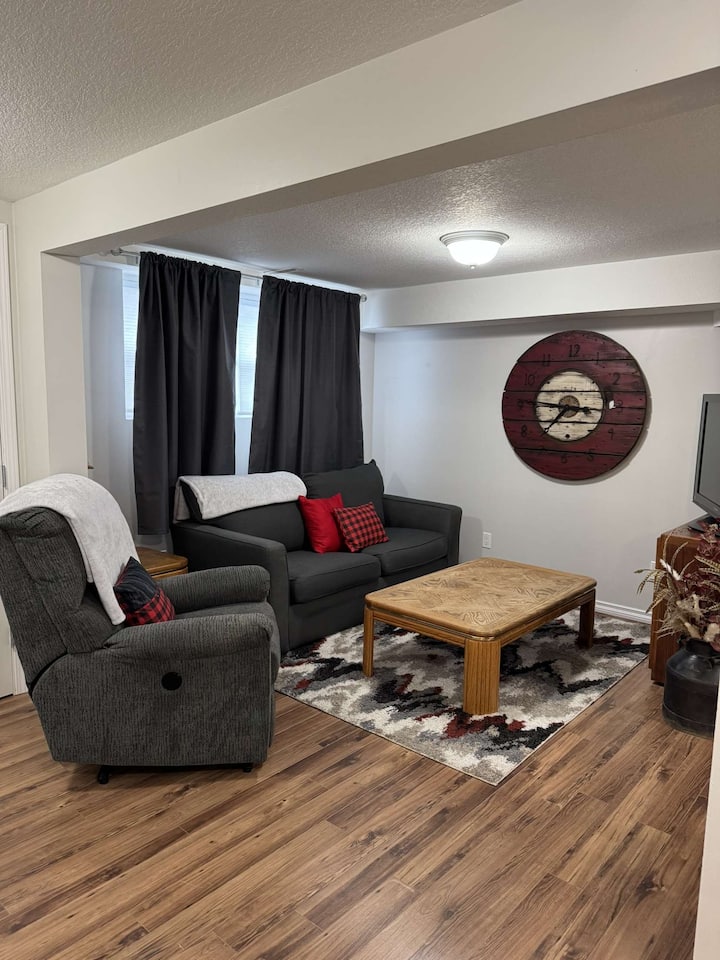 Country Charm, 2 Bdr South, Bright Bsmt Suit - Lethbridge