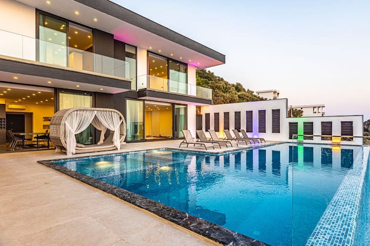 Deniz Manzaralı Ultra Lüx Villa - Türkei