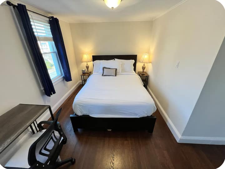 Clean & Safe Private Room, Parking, Near Train - Scarsdale, NY