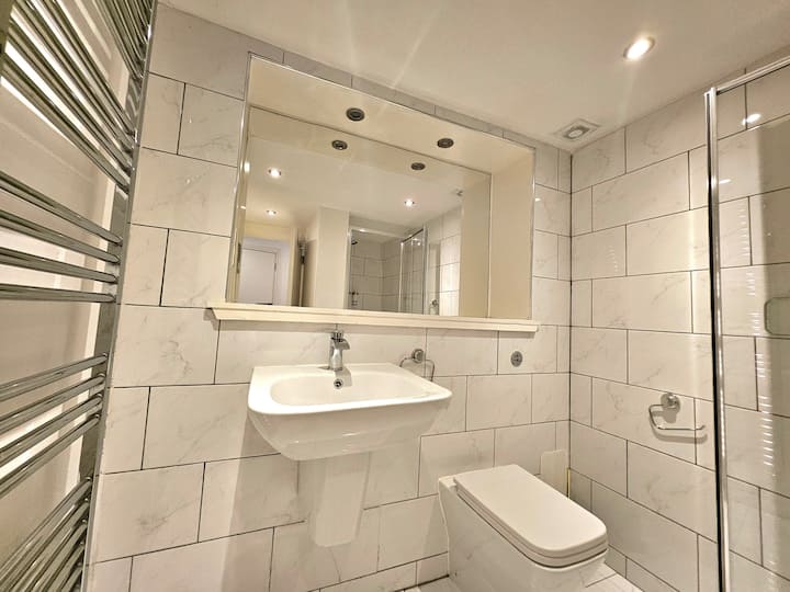 2 Bedroom, 2 Bath, 6 Beds - Scottish Gas Murrayfield Stadium