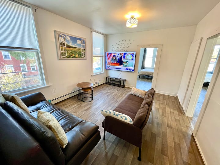 Hopkinton 3bed 2bath Apt With 3 Beds And 2 Futons - Boston Marathon