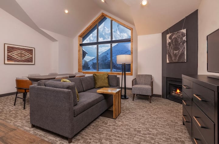 Pet Friendly 2 Kitchen Suites W/ Breakfast - Jackson, WY