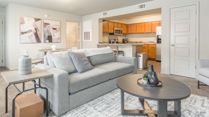 Landing | Stylish 2bd, Clubhouse, Gym - Tulsa, OK