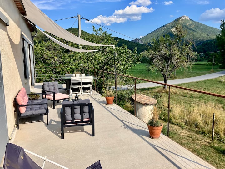 110 M2 Dans Ancien Entrepôt, Vue Panoramique - Castellane