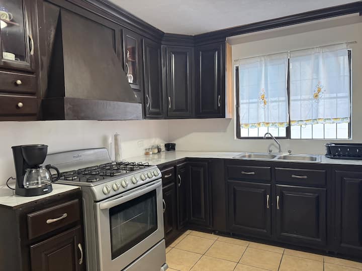 All In One Floor: Spacious And Bright House - Hermosillo