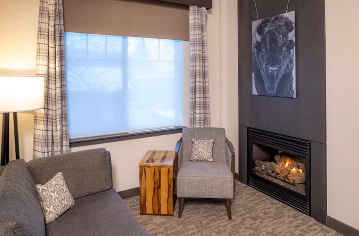 Pet Friendly 3 Kitchen Suites W/ Breakfast - Jackson, WY