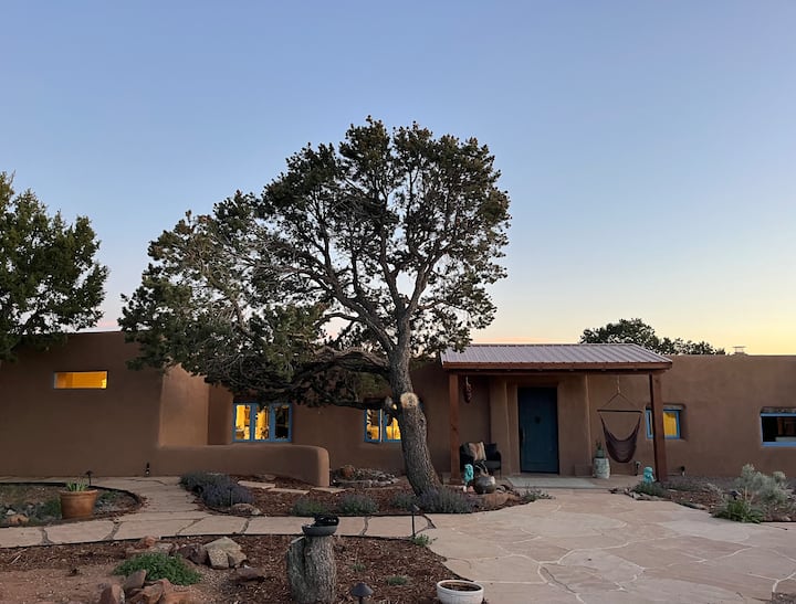 Santa Fe Home Away From Home - Santa Fe, NM