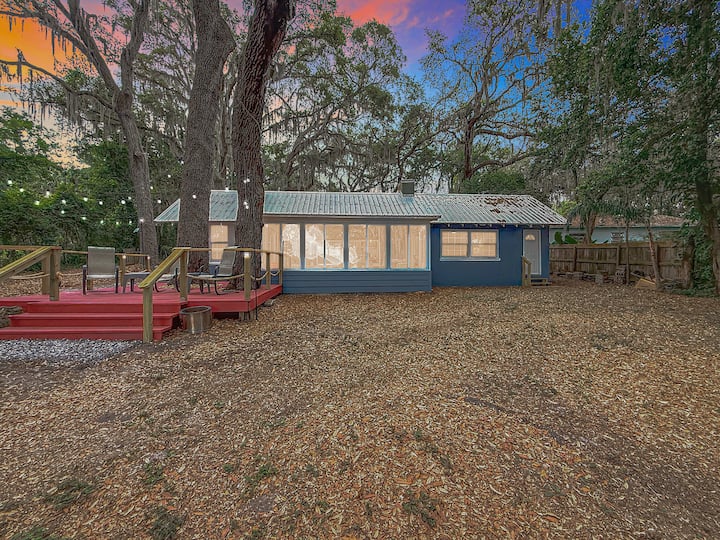 Sweet Tea Cottage • Lakefront • Beach • Fire Pit - Mike Roess Gold Head Branch State Park, Keystone Heights