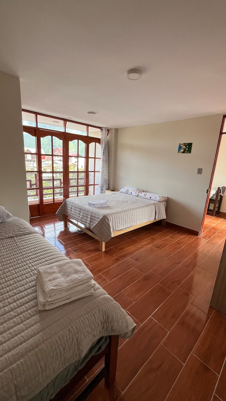 Cómoda Hab. C/balcon Baño Propio Cerca Al Terminal - Oxapampa