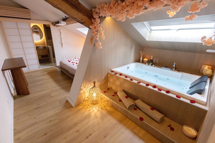 Nuit Au Japon Balnéo Double & Cinéma Privé - Saint-Étienne