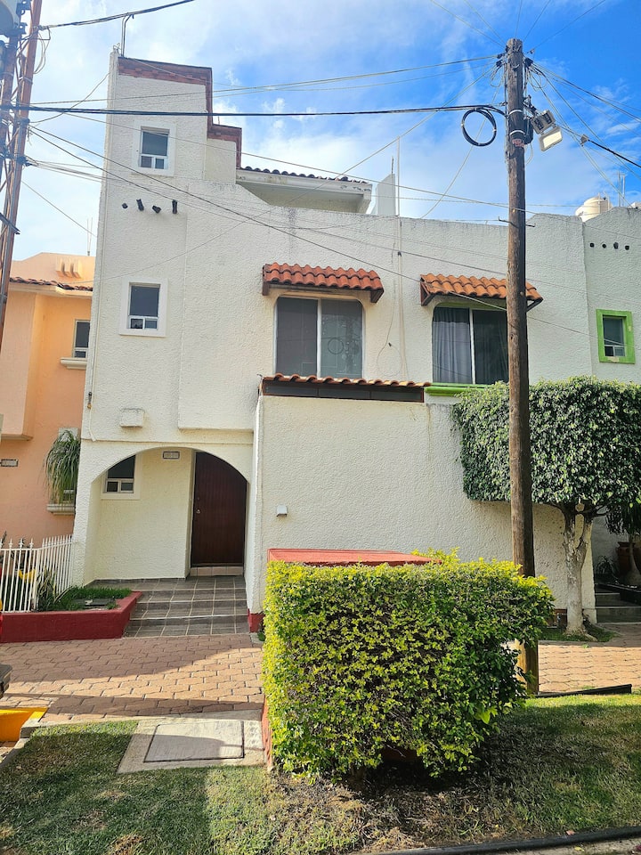 Casa Laureles 135 Confort Y Seguridad - León, México