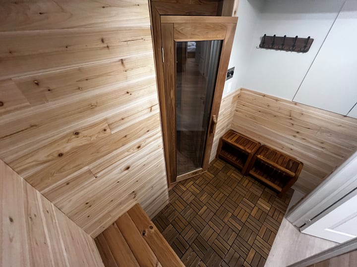 2 Mins & @ Vaughan Mills! For 12 - Vaughan