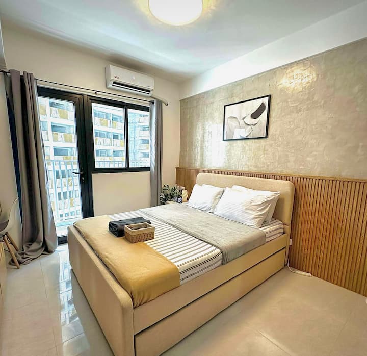 Muji Style Unit In Fuente W/balcony & Free Parking - Cebu City