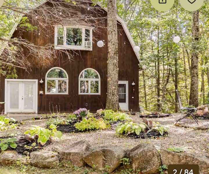 Riverbarn Treehouse - Exeter, NH