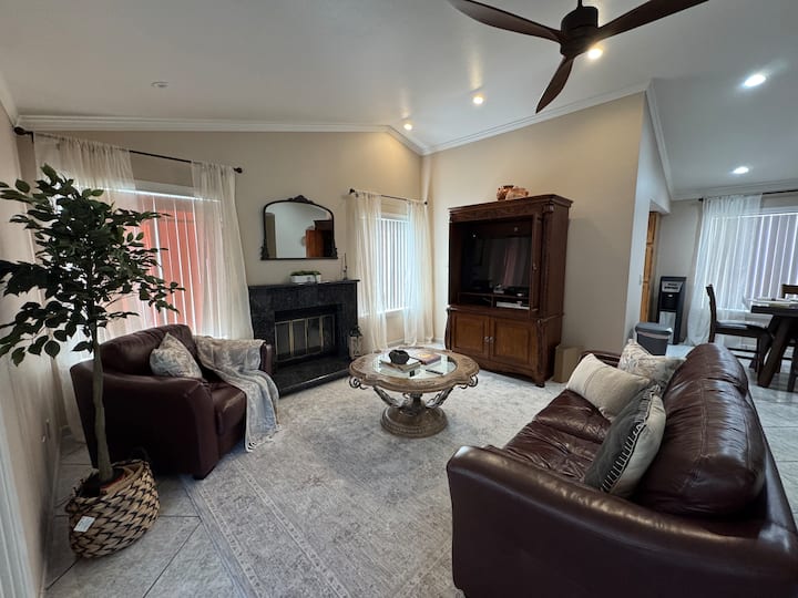 2-story Gem By The Coast & Vines - Santa Maria, CA