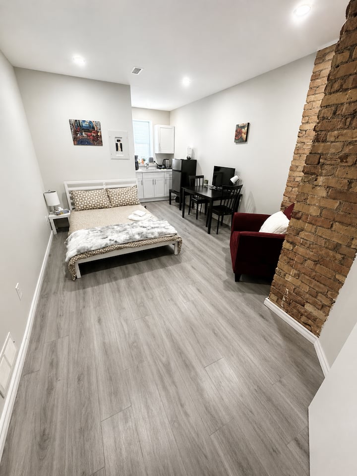 Cozy Condo Near The University, Unit 3 - London