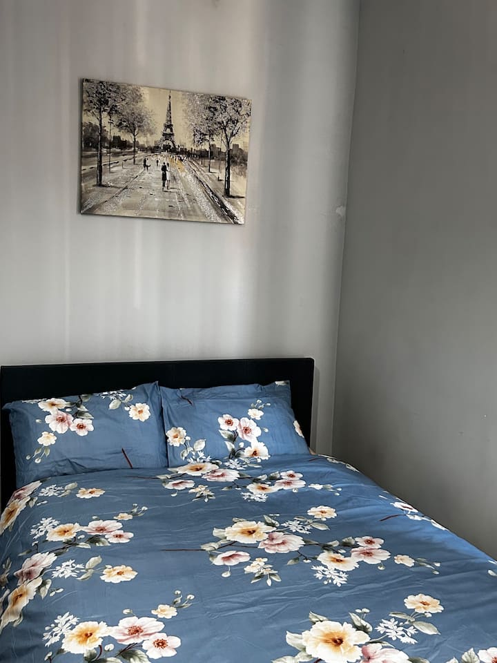 Rotherham En-suite Room 2 - Sheffield