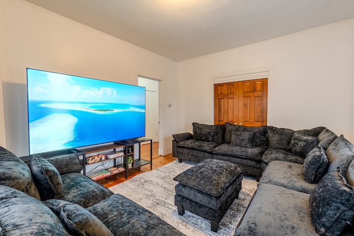 Cozy 4bdr | Tufts•train•parking•10 Min To Boston - モールデン, MA