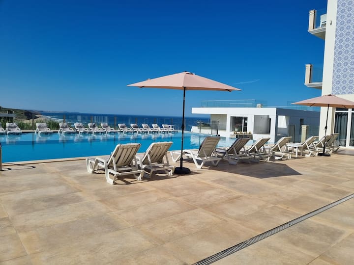 Ocean View Apartments - Balcony & Ocean View - Portugal