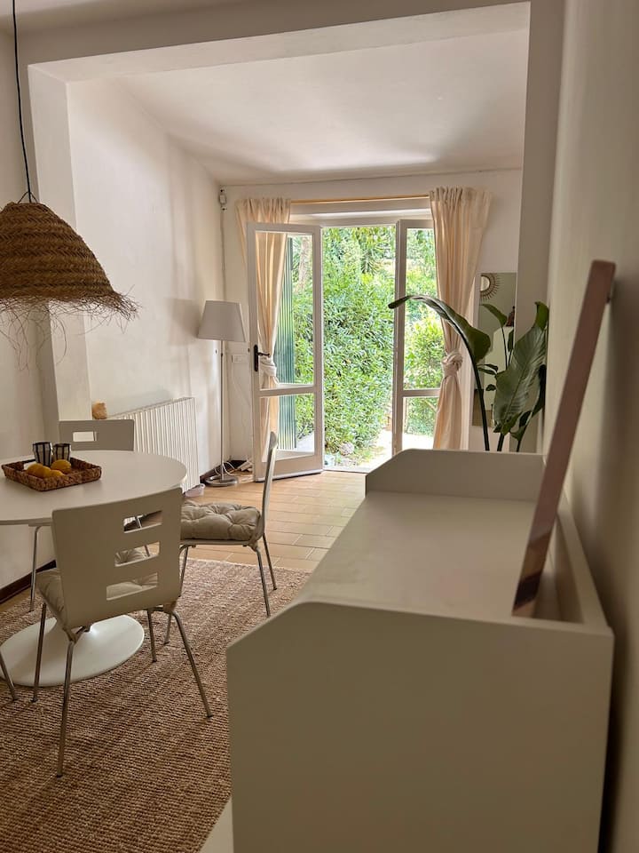 House Close To The Center With Private Garden - Pietrasanta